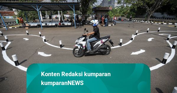 Foto: Tampilan Sirkuit Baru Praktik Ujian SIM Motor di Satpas SIM Daan ... Foto: Tampilan Sirkuit Baru Praktik Ujian SIM Motor di Satpas SIM Daan ...